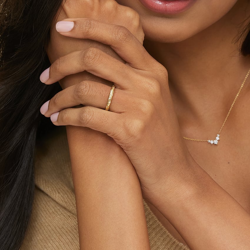 Verdure Engraved Diamond Ring
